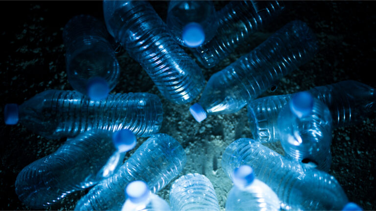 Como é feita a garrafa PET? - Eplast