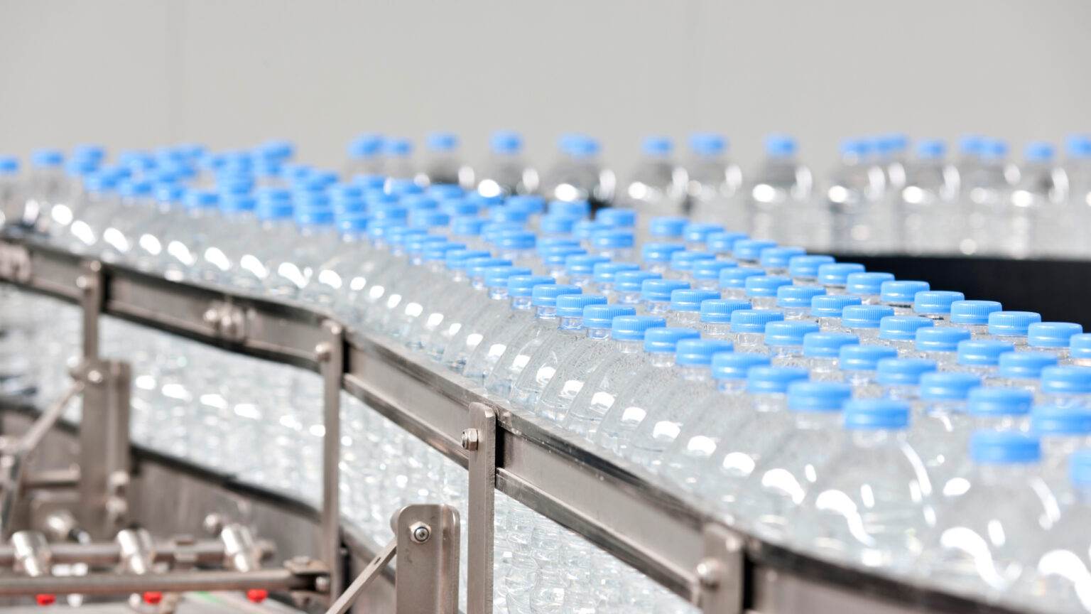 Como é feita a garrafa PET? - Eplast